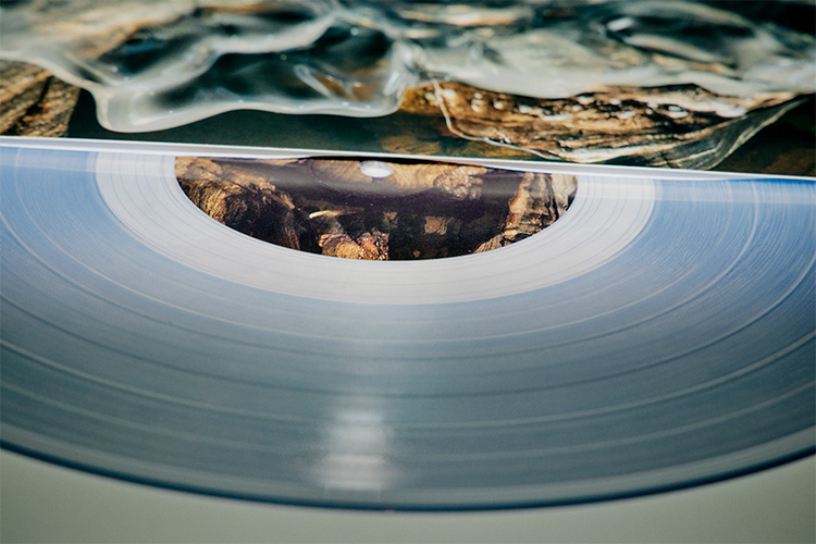 レコードとそのアートワークの必然性 TIBSLC『Hypertranslucent』 アートワーク＝FRKTL - Always ...