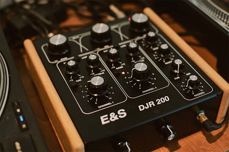 音と食が重なる空間「Neki」編 - Always Listening by Audio-Technica（オーディオテクニカ）