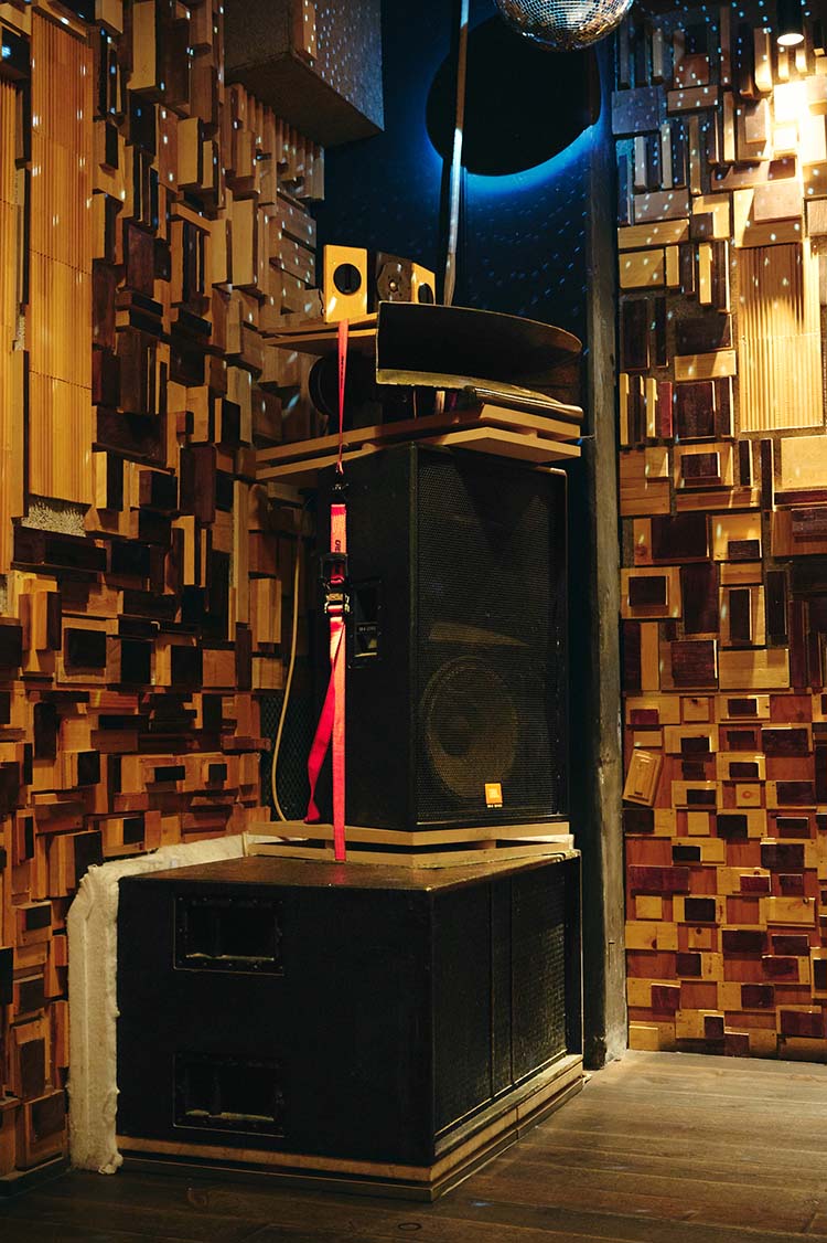 DJがアナログに目覚める場を。名店のレガシーを継承するクラブ NUMMの挑戦 - Always Listening by Audio ...